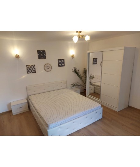 Set Dormitor Milano Alb cu Pat Matrimonial Alb ,Noptiere Albe si Dulap ...