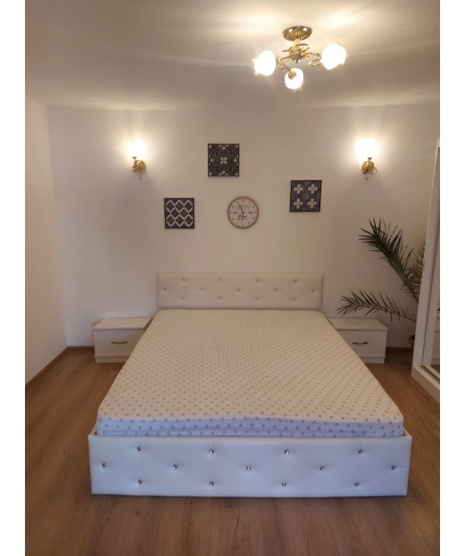 Set Dormitor Milano Alb cu Pat Matrimonial Alb ,Noptiere Albe si Dulap ...